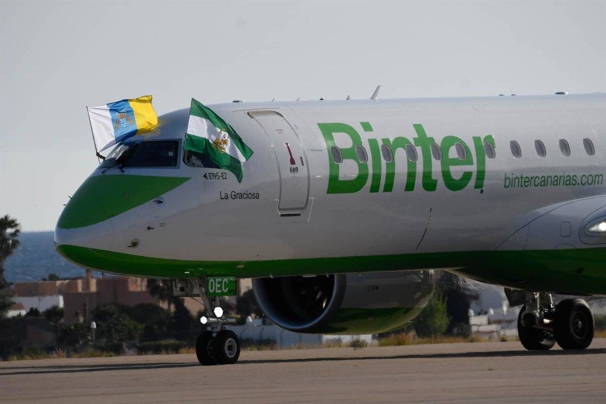 La compañía Binter acelera su expansión fuera de Canarias: Las ...
