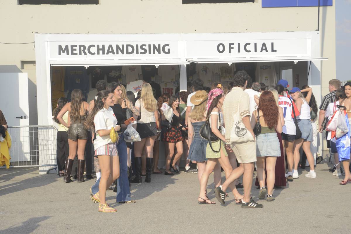 El fenómeno Bad Bunny conquista Madrid: Medio millón de asistentes y ...