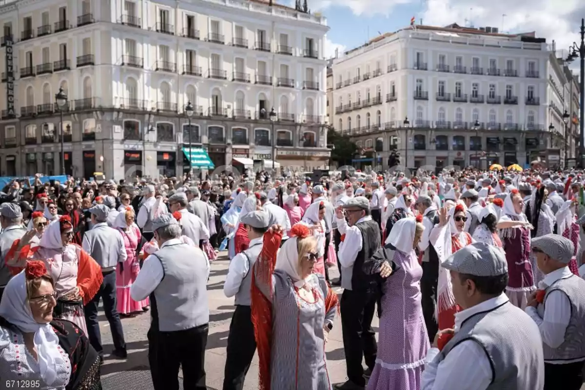 La 'otra cara' del chotis madrileño: 175 años de supersticiones bajo el ...